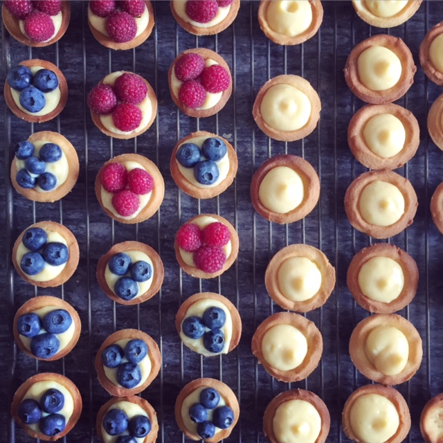 Tartelettes aux fruits rouges – Voyage, mange et tais-toi.